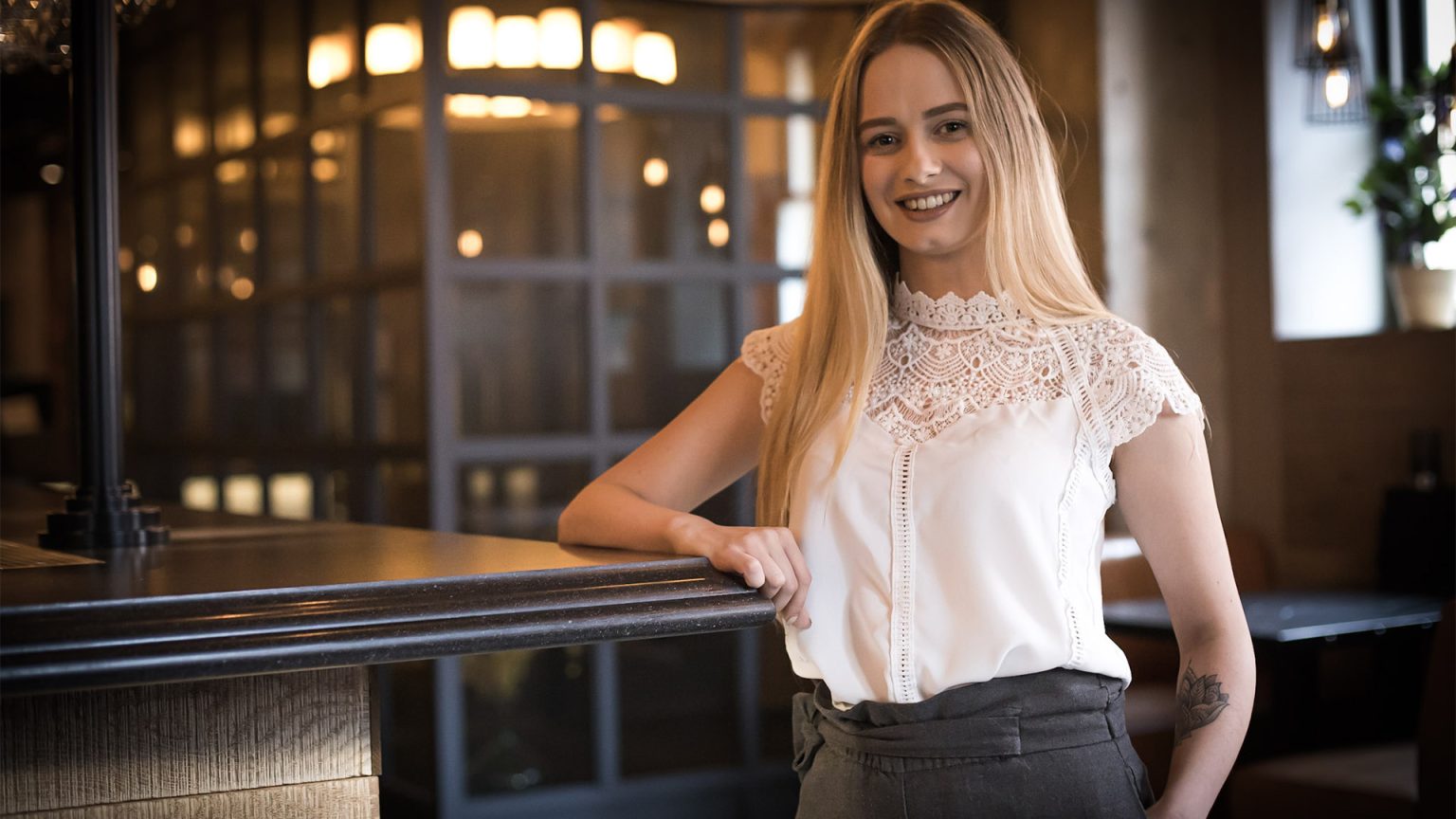 Who Are Yer? // Ineta Svedaite - Downtown in Business